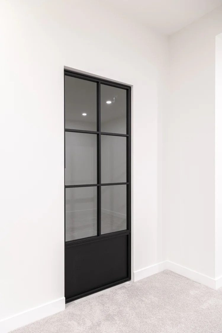 Forge 53° | Custom Steel & Glass Studio